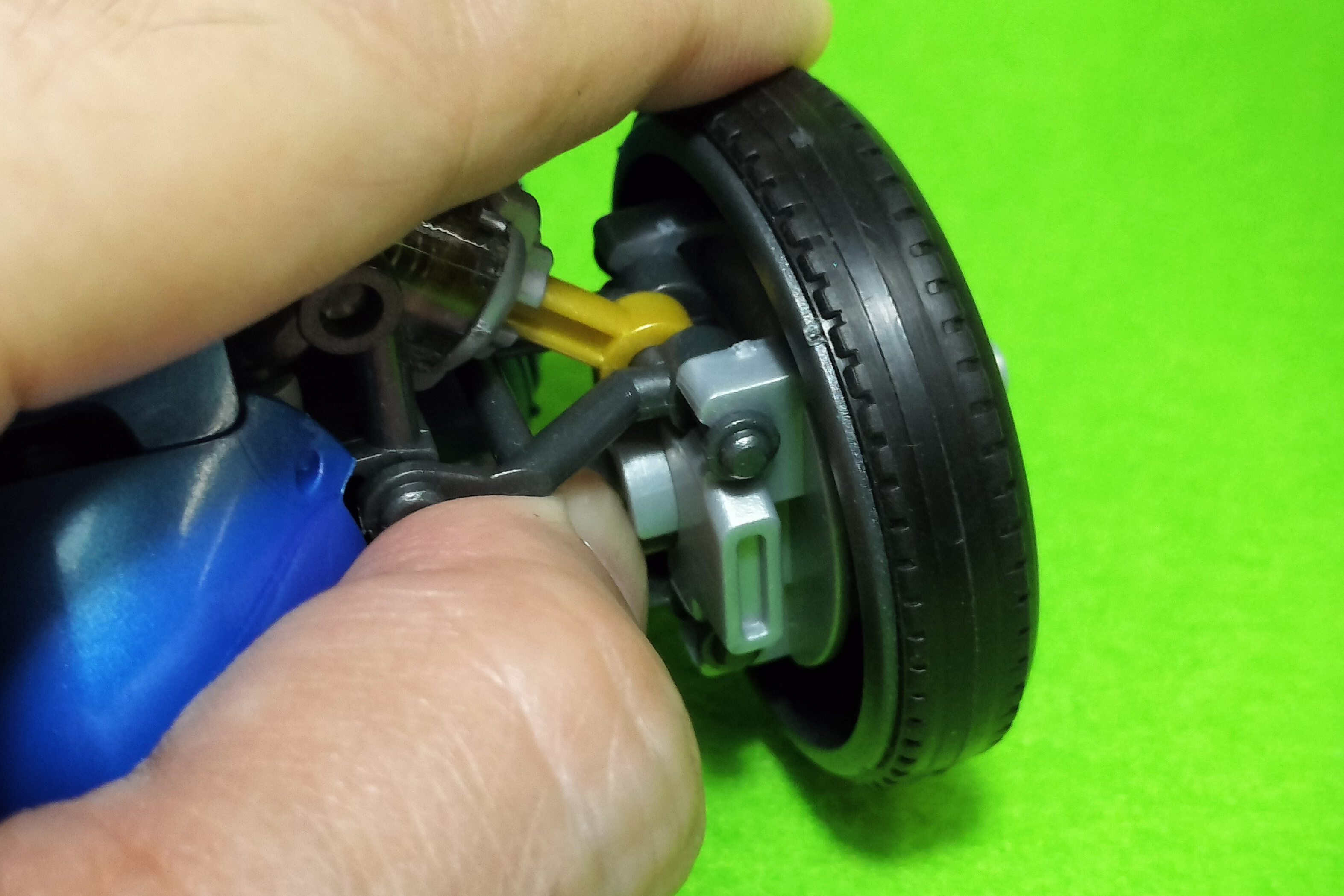 レトロフォーミュラ（MR-9137）でフロント、およびリアホイールを取り付けるときの注意 | FAQ | エレキット